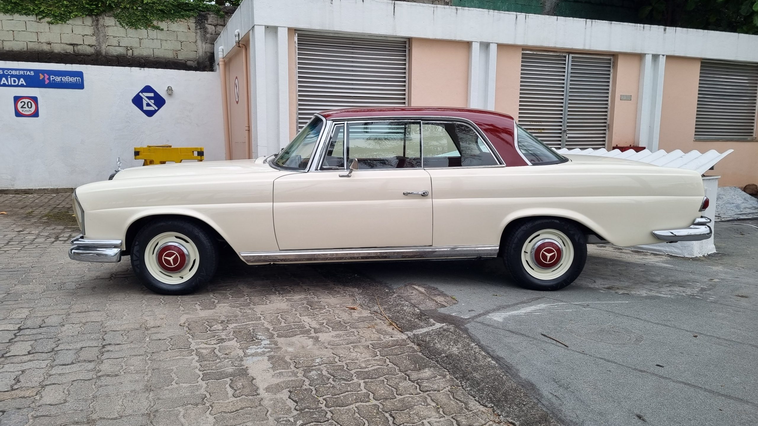Mercedes Benz 250 SE – Berek Clássicos