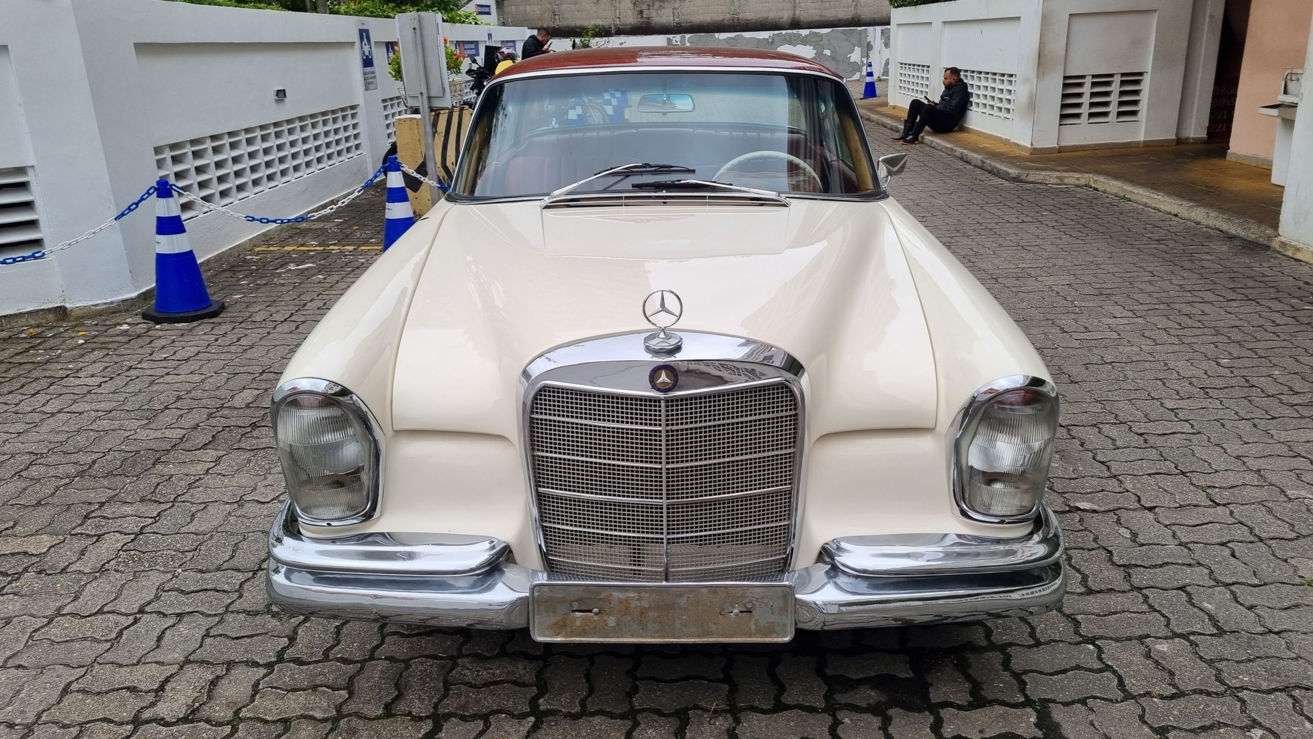 Mercedes Benz 250 SE – Berek Clássicos