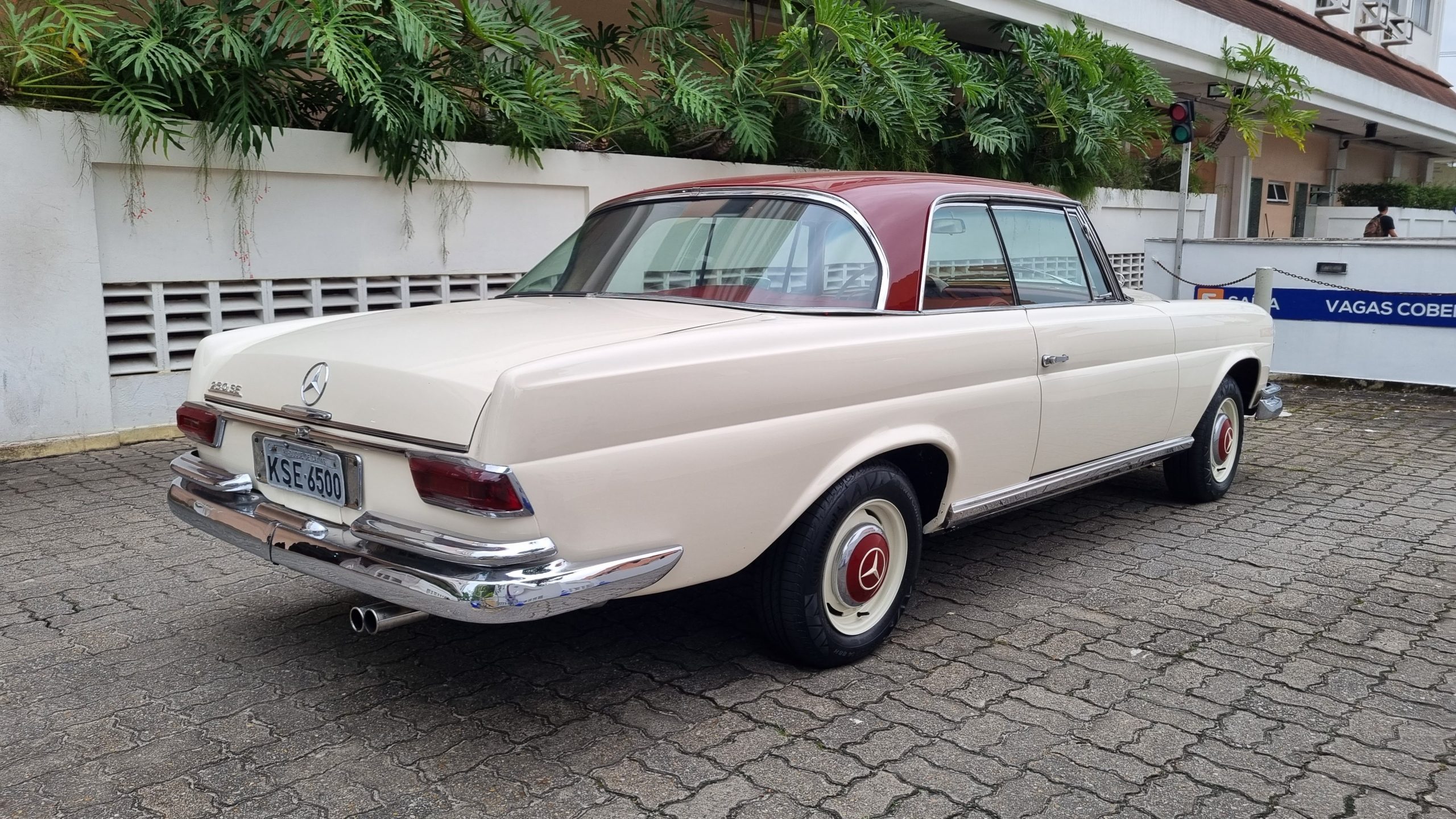 Mercedes Benz 250 SE – Berek Clássicos