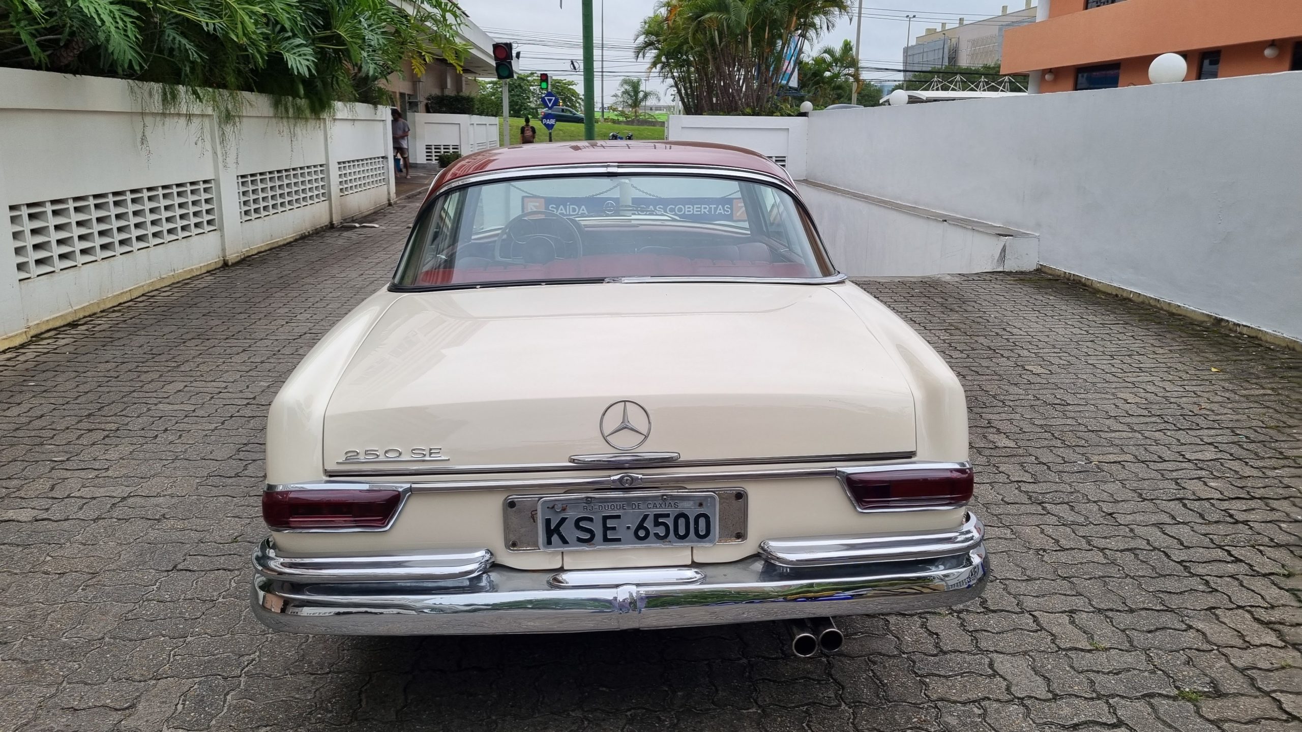 Mercedes Benz 250 SE – Berek Clássicos