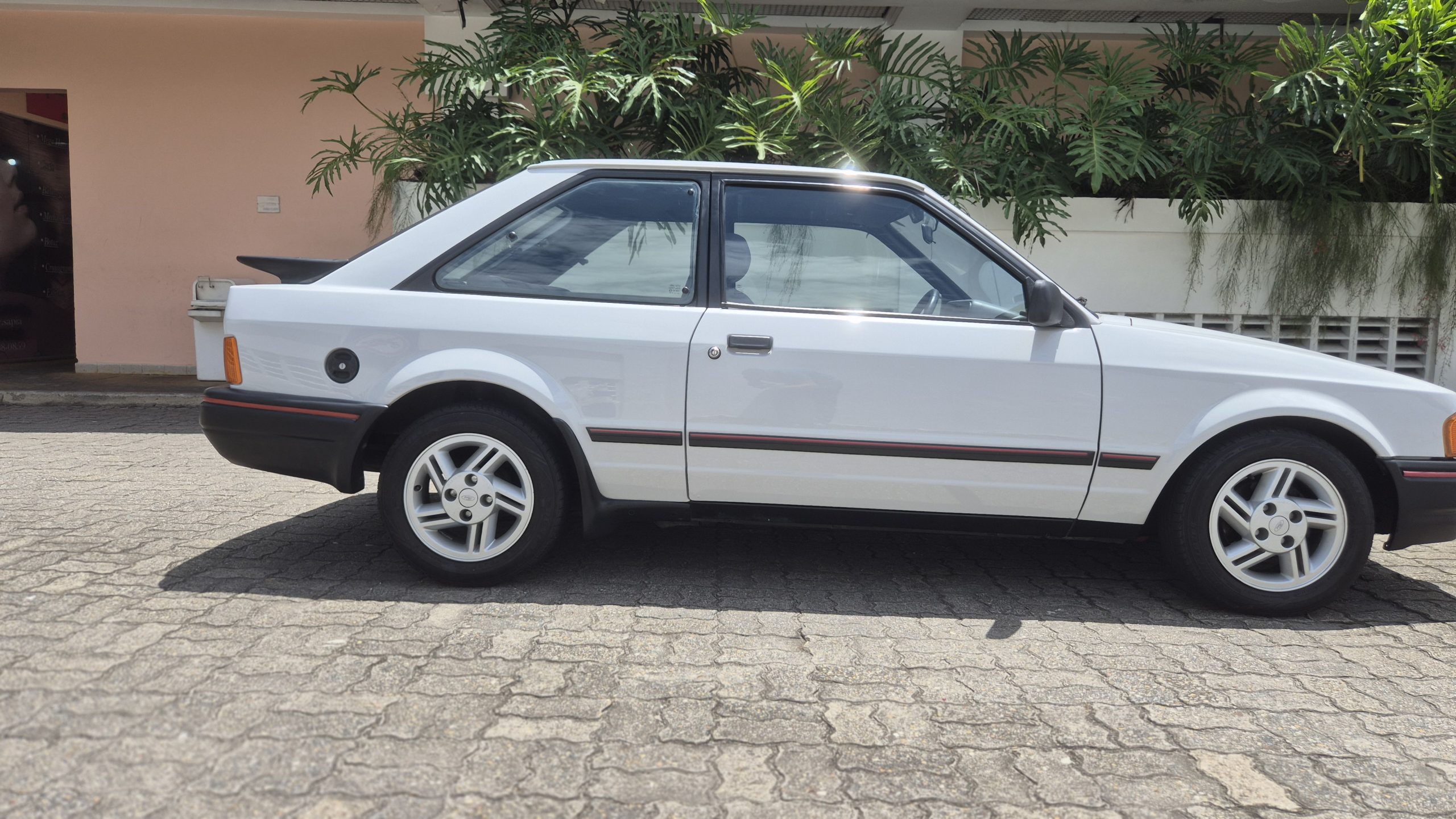 Escort XR3 1988 – Berek Clássicos